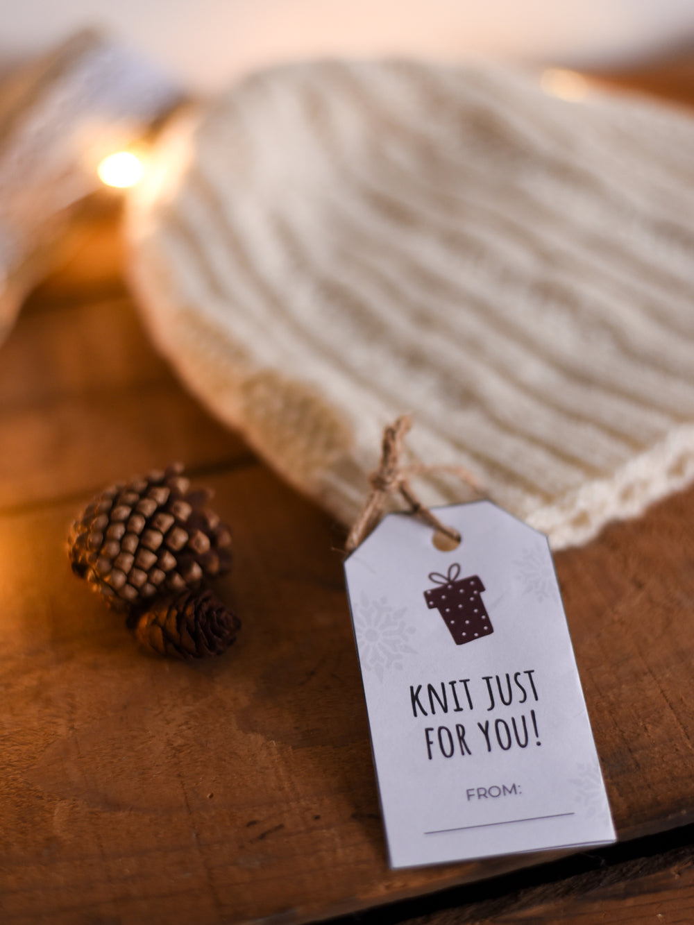Free Printable Gift Tags - "Hand knit with Love"