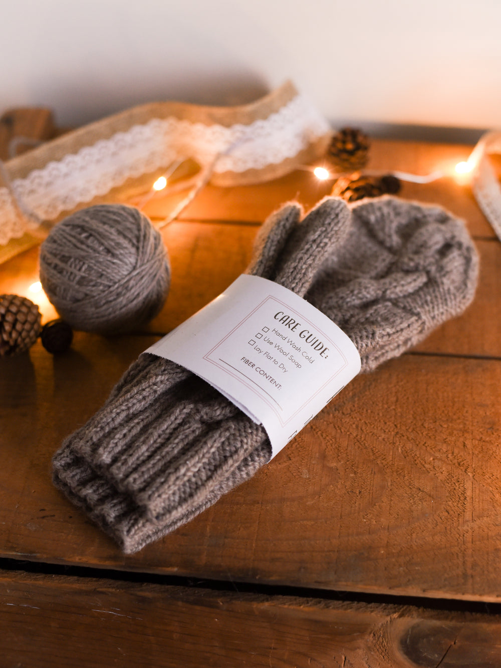 Free Printable Gift Tags - "Hand knit with Love"