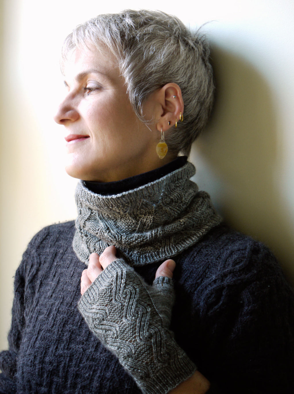 Curling Neckwarmer and Mitts knitting pattern