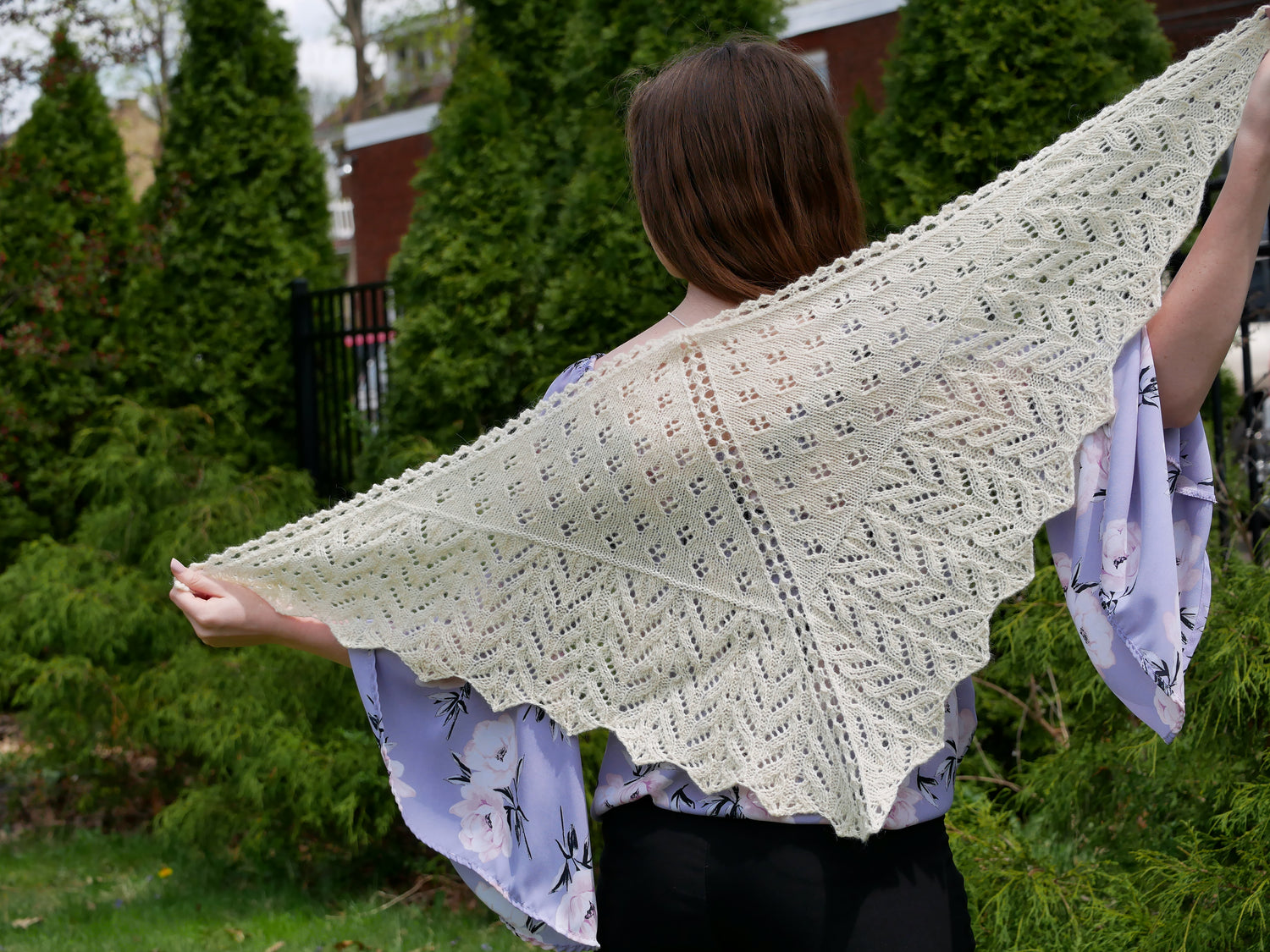 Little Iris Shawl knitting pattern