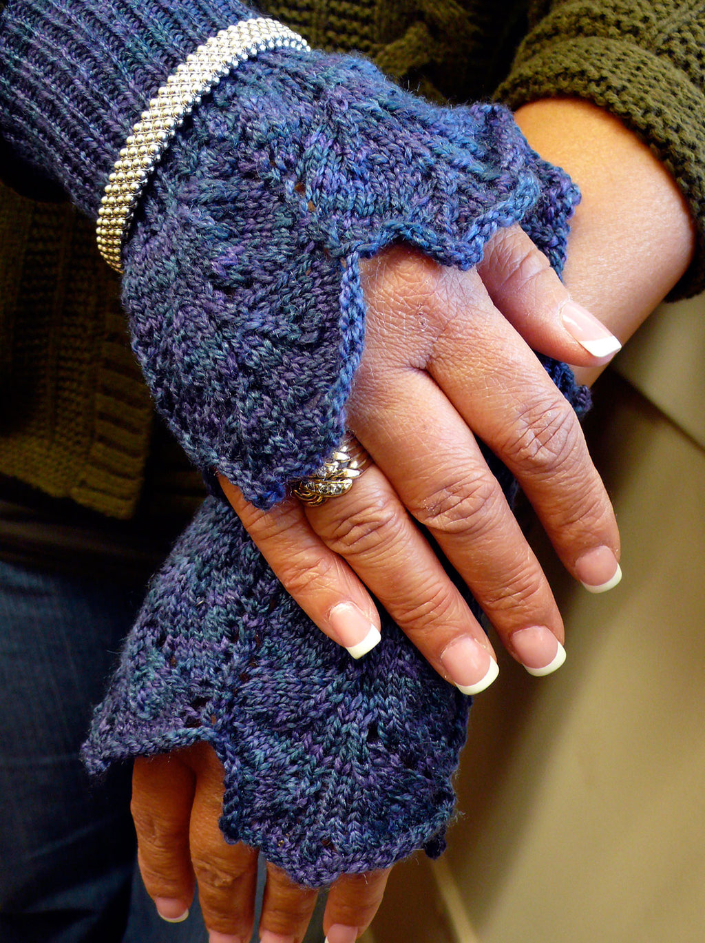 Vineshadow Wristlets knitting pattern